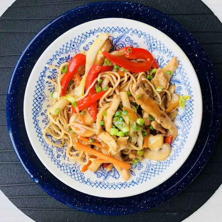 Piept de pui cu paste și legume in stil chinezesc, reteta rapida, gata ...