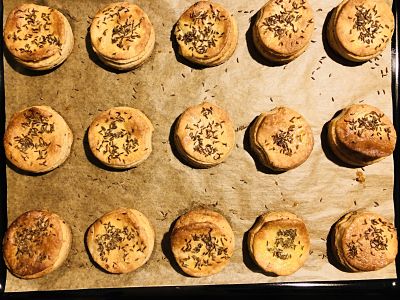 pogacele cu jumeri și chimen reteta ungureasca traditionala