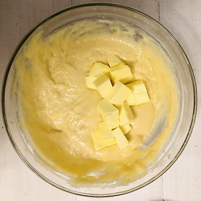 Babas au rhum - Rom Baba - Prăjitură Baba însiropată cu rom