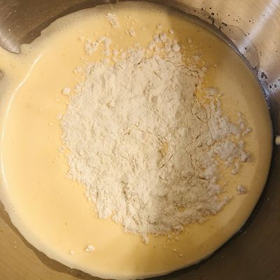 Tort de zahar ars cu bezea italiana cu lime, reteta simpla și gustoasa