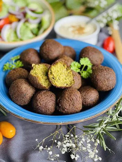 Falafel - Chiftele de năut Falafel făcut acasa simpla și gustoasa rețetă