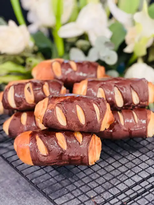 Cornuri pufoase tip croissant cu Nutella, o reteta simplificata și ușor
