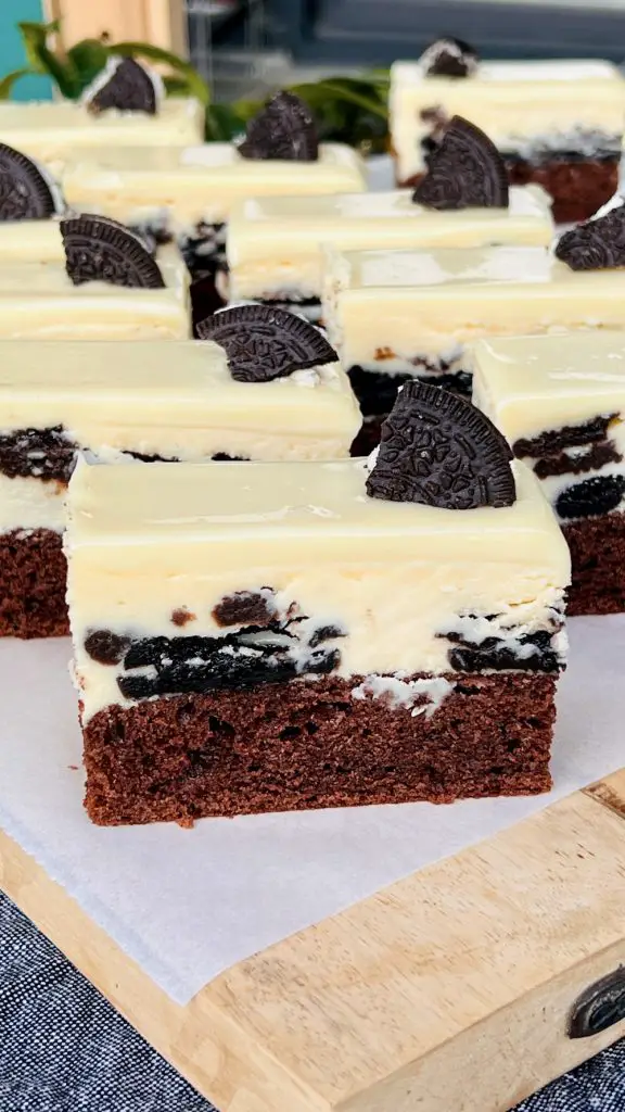 Prăjitură cheesecake cu Oreo și mascarpone Megadelicioasa