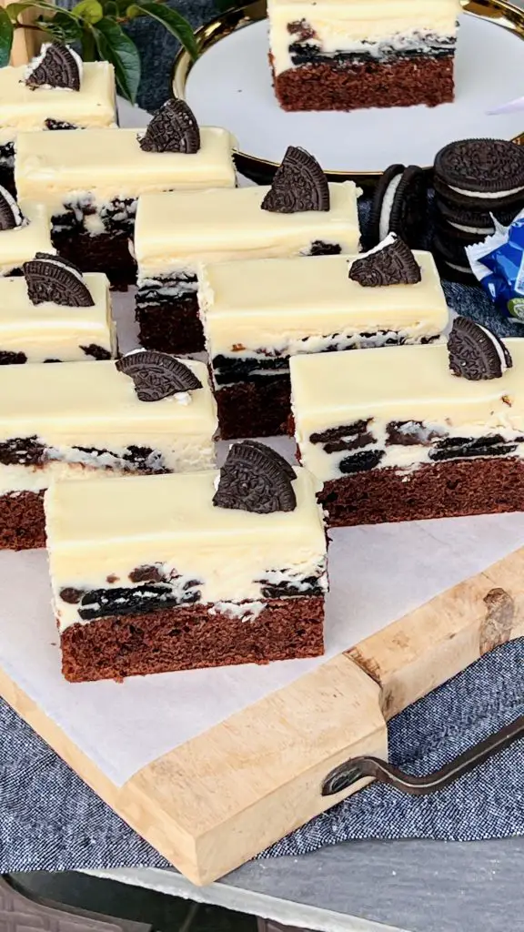 Prăjitură cheesecake cu Oreo și mascarpone Megadelicioasa