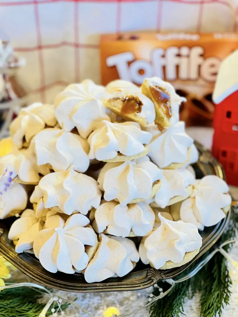 Fursecuri Toffifee cu bezea crocantă usor de făcut și aspectuoase