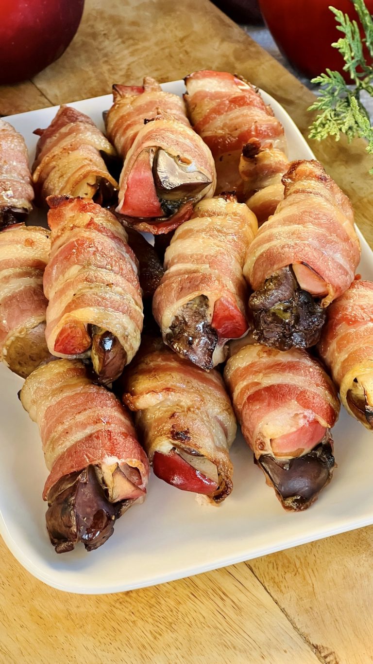 Ficăței de pui cu mere învelite în bacon Buni reci sau calzi