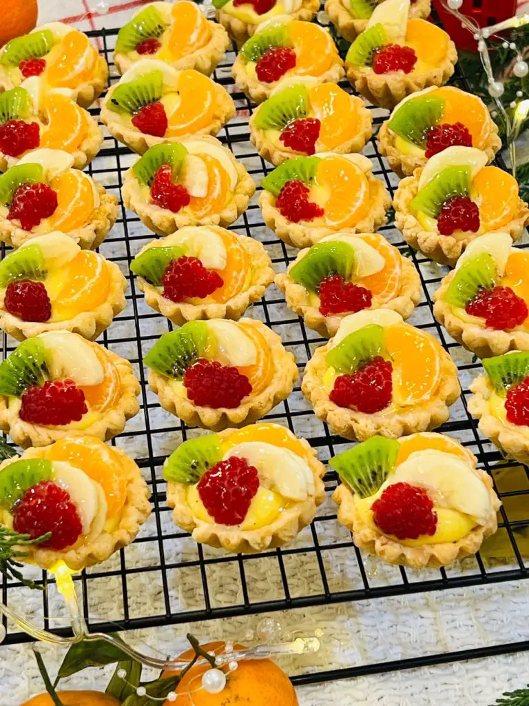 Minitarte cu fructe și cremă de vanilie desert cu amintiri din copilărie