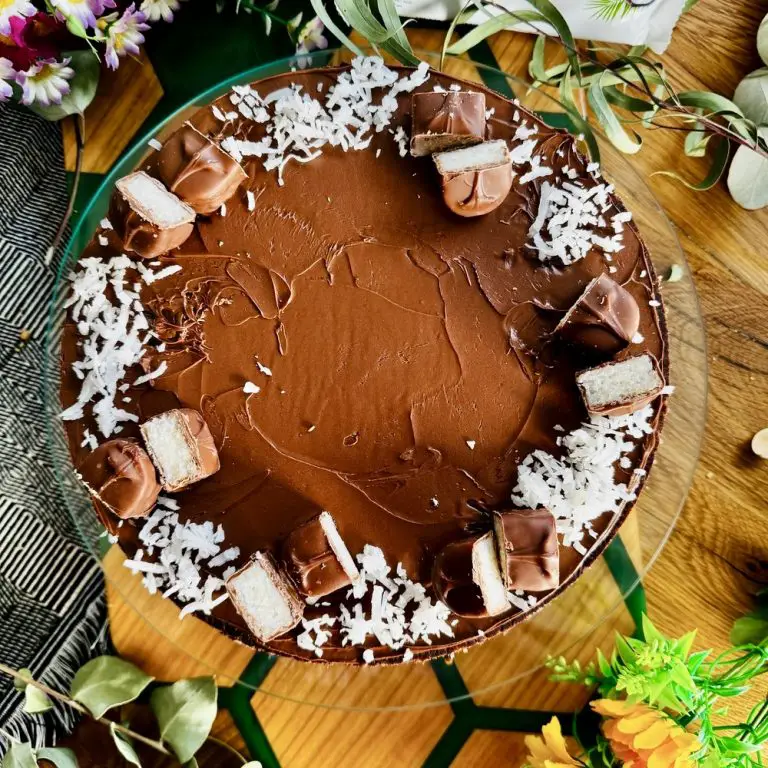 Tort Bounty Coco Jumbo Cu umplutură delicioasă și lipicioasă