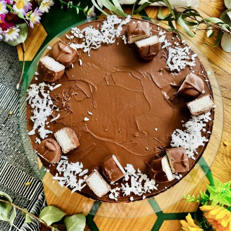 Tort Bounty Coco Jumbo Cu umplutură delicioasă și lipicioasă