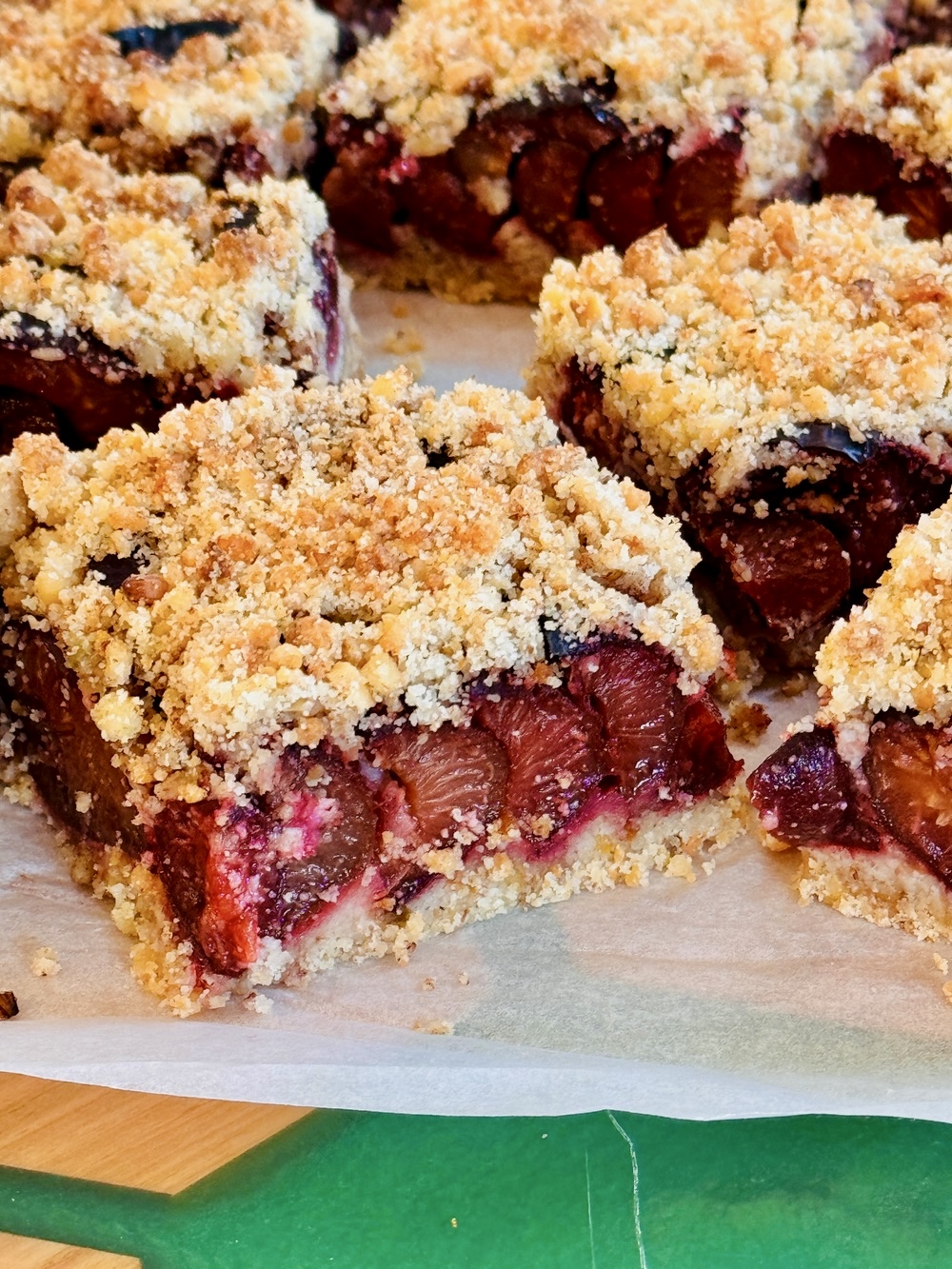 Prăjitură rapidă cu prune și nuci cea mai rapidă și ușoară