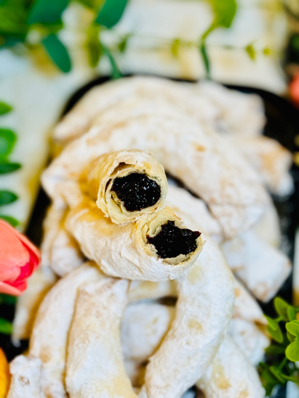 Cornulețe tradiționale cu untură și magiun foietate și fragede