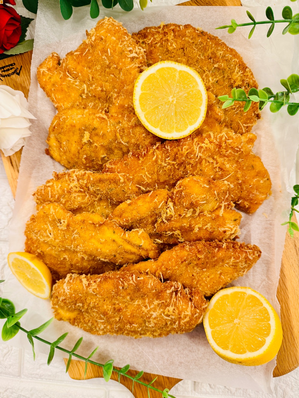 Șnițel de pui Palermo cu parmezan și crustă crocantă