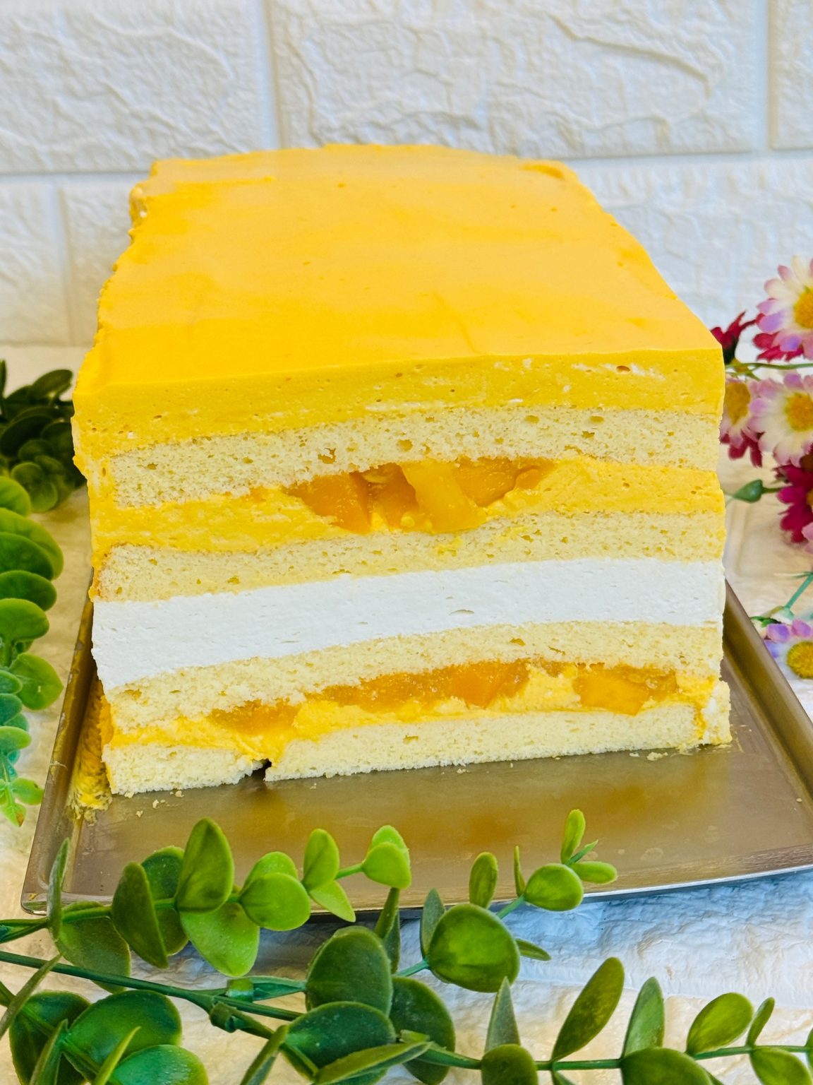 Tort Coco Mango Dream și ciocolată albă