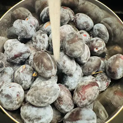 Gomboți cu prune la tavă o rețetă simplă și rapidă