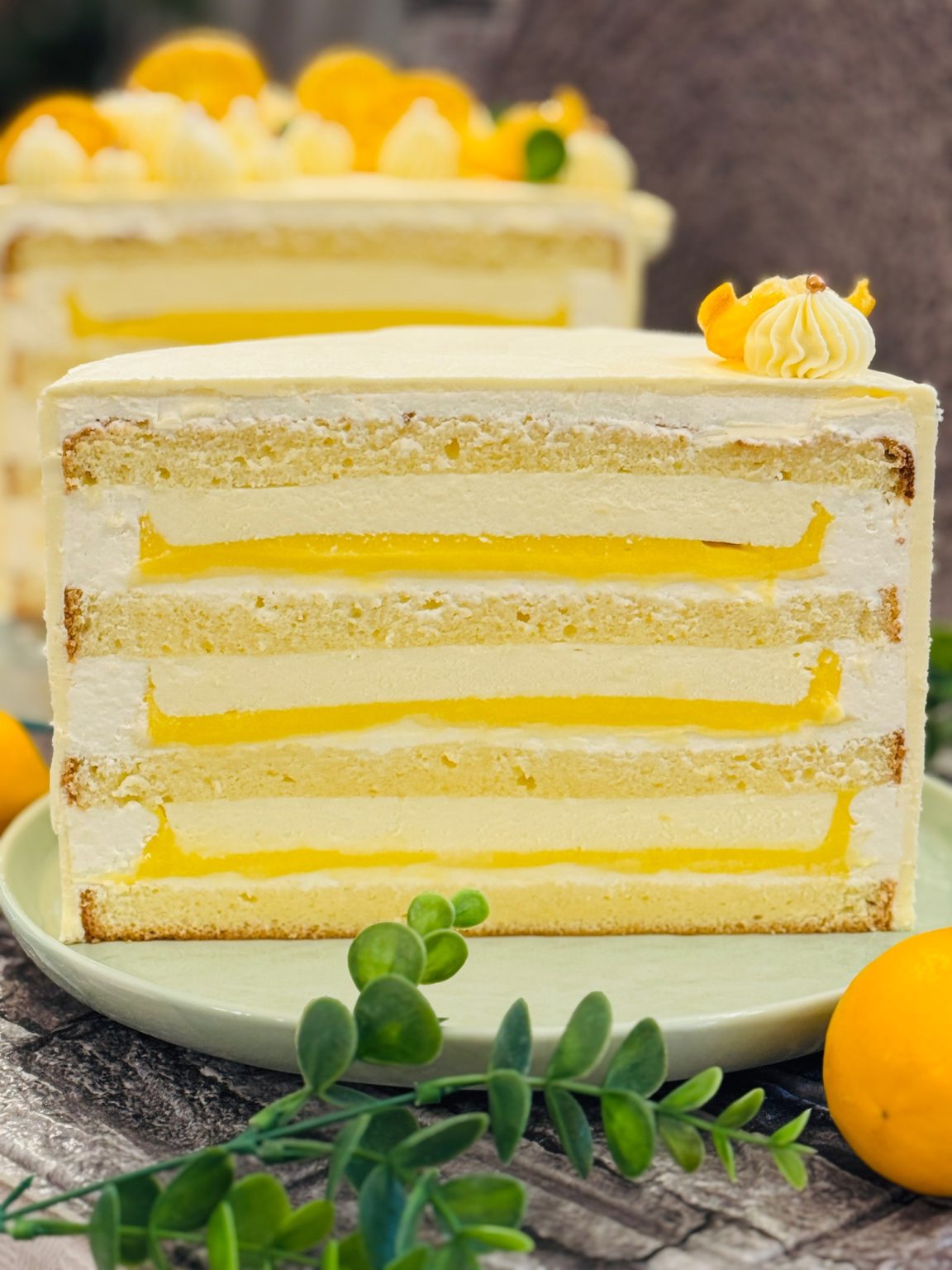 Tort Lemon Velvet cu mousse de lămâie și lemon curd