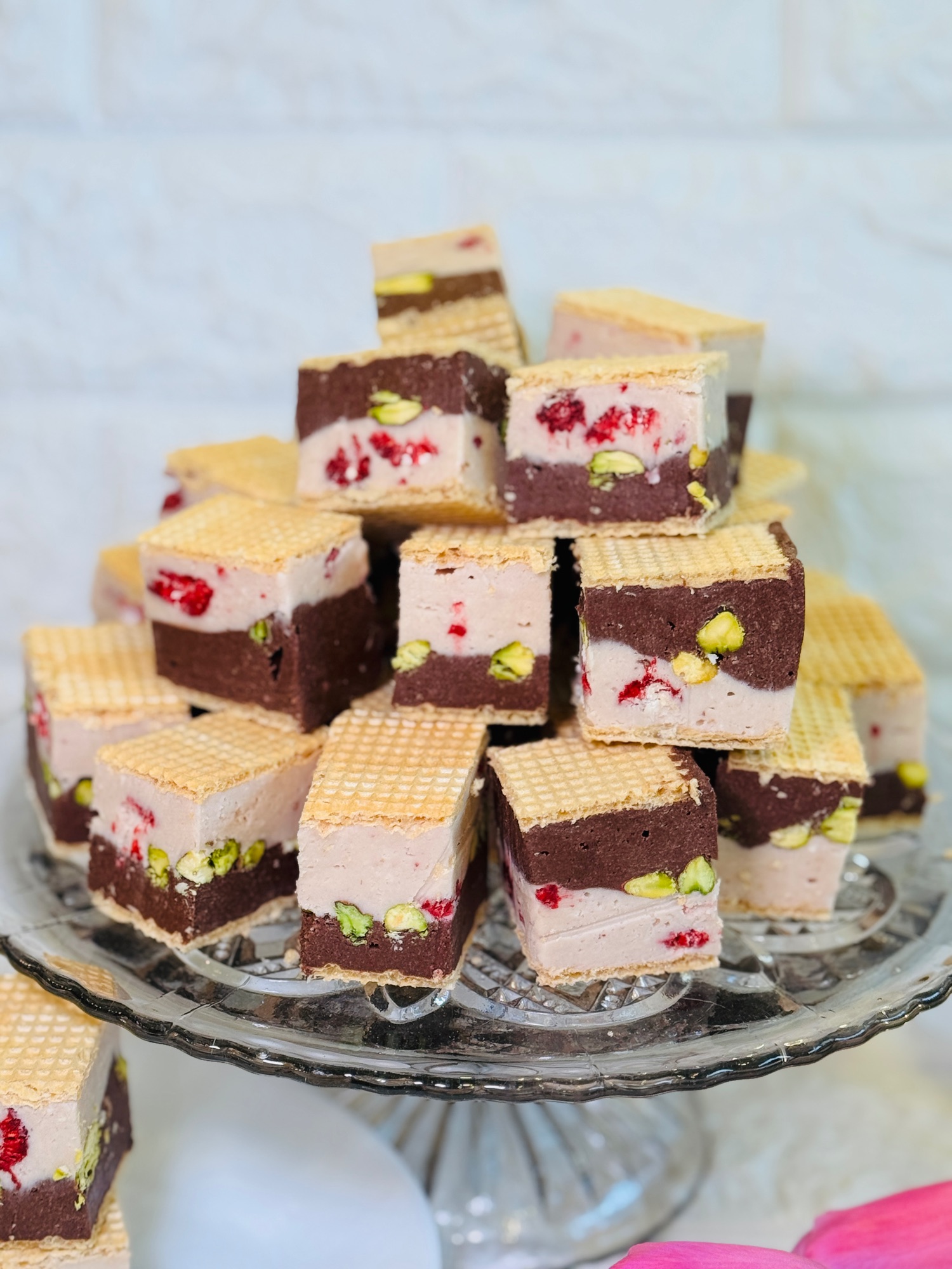 Ciocolată de casă cu zmeură și fistic